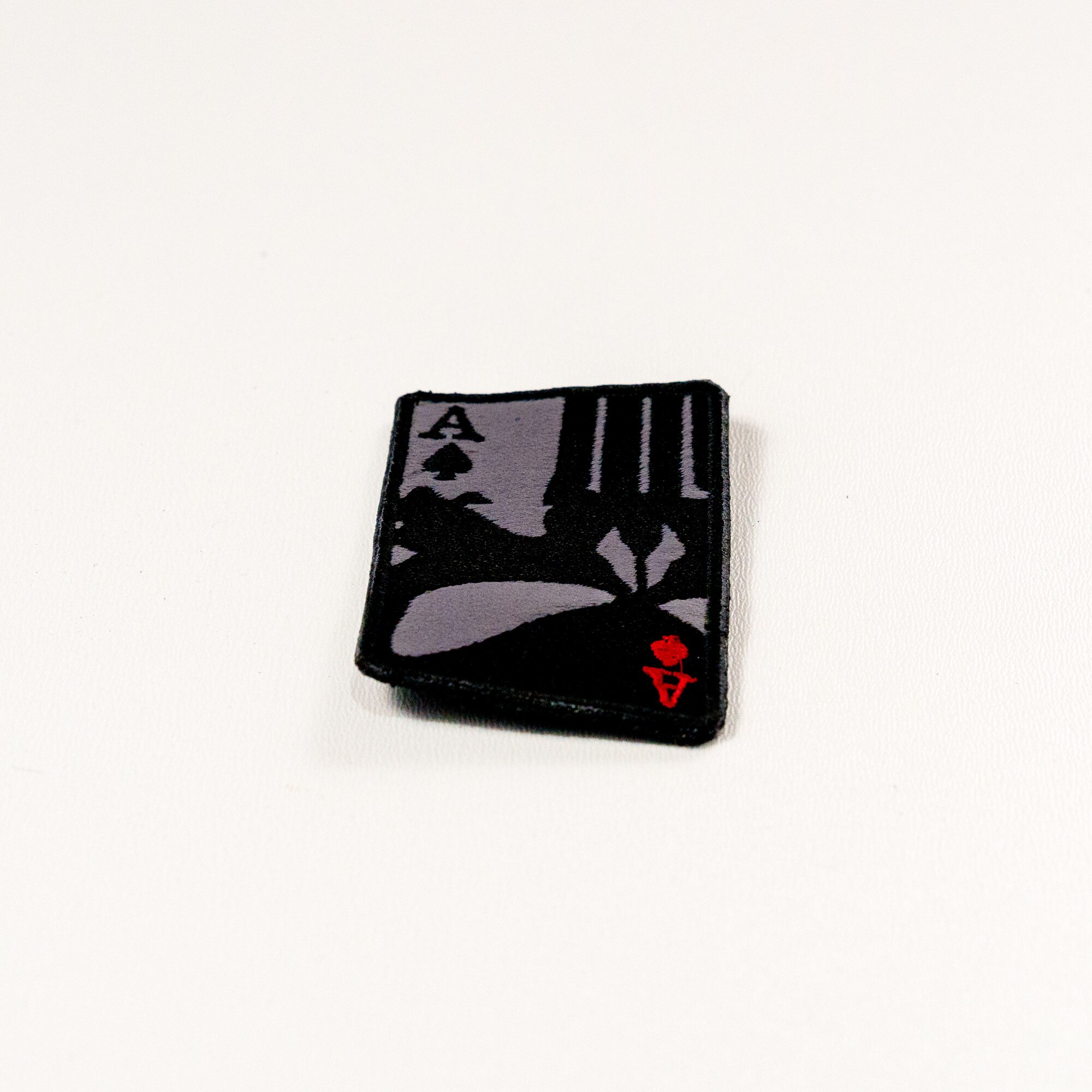 Petic brodat - Punisher schelet carte de joc, 8x5 cm - eMAG.ro