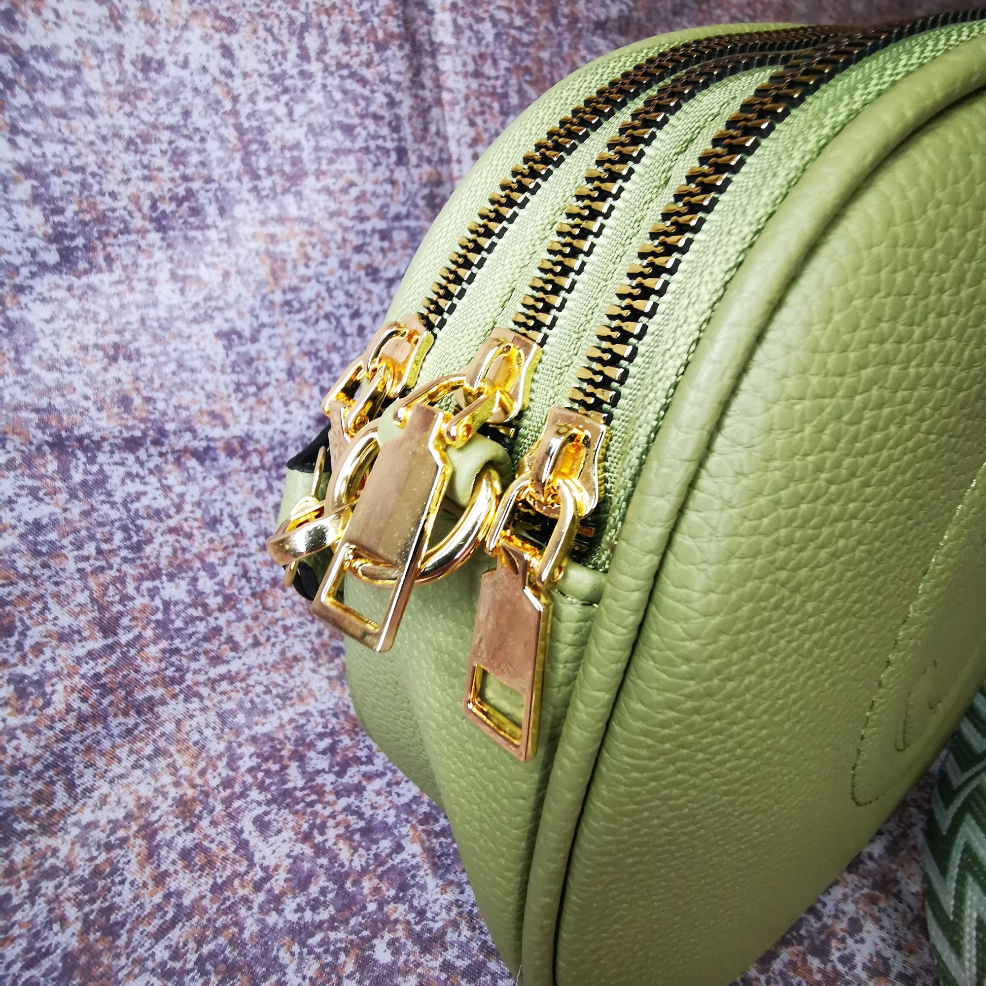 Katonazöld női crossbody táska 25x20 cm - eMAG.hu