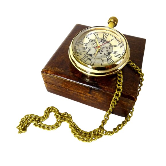 Ceas retro mecanic In cutie de lemn - eMAG.ro