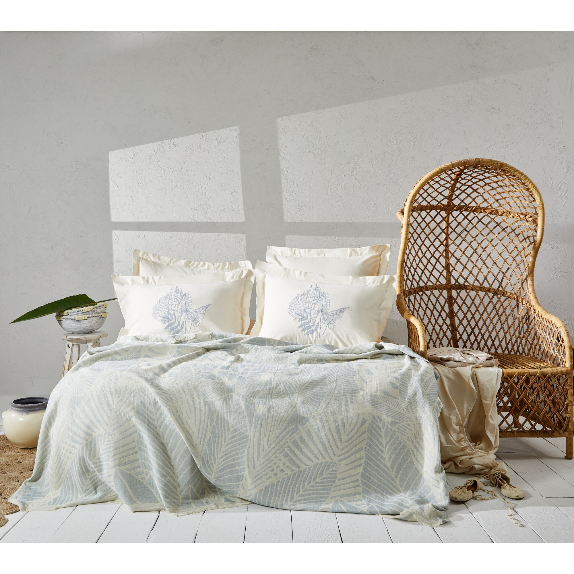 Set lenjerie 6 piese-pat dublu cu pled, 160x200 cm, Apricitas Home ...