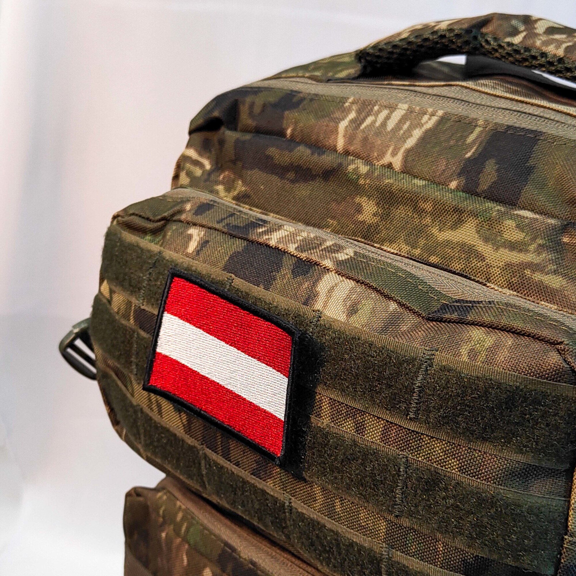 Petic brodat - Steag Austria cu margine neagra, 8x5 cm - eMAG.ro