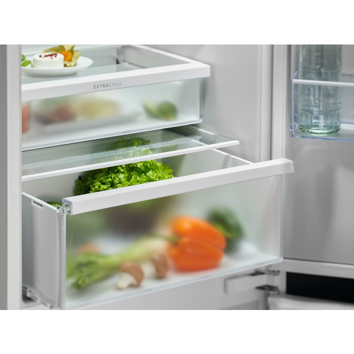 Хладилник за вграждане Electrolux ENT6ME19S, 269 л, Реверсивна врата ...