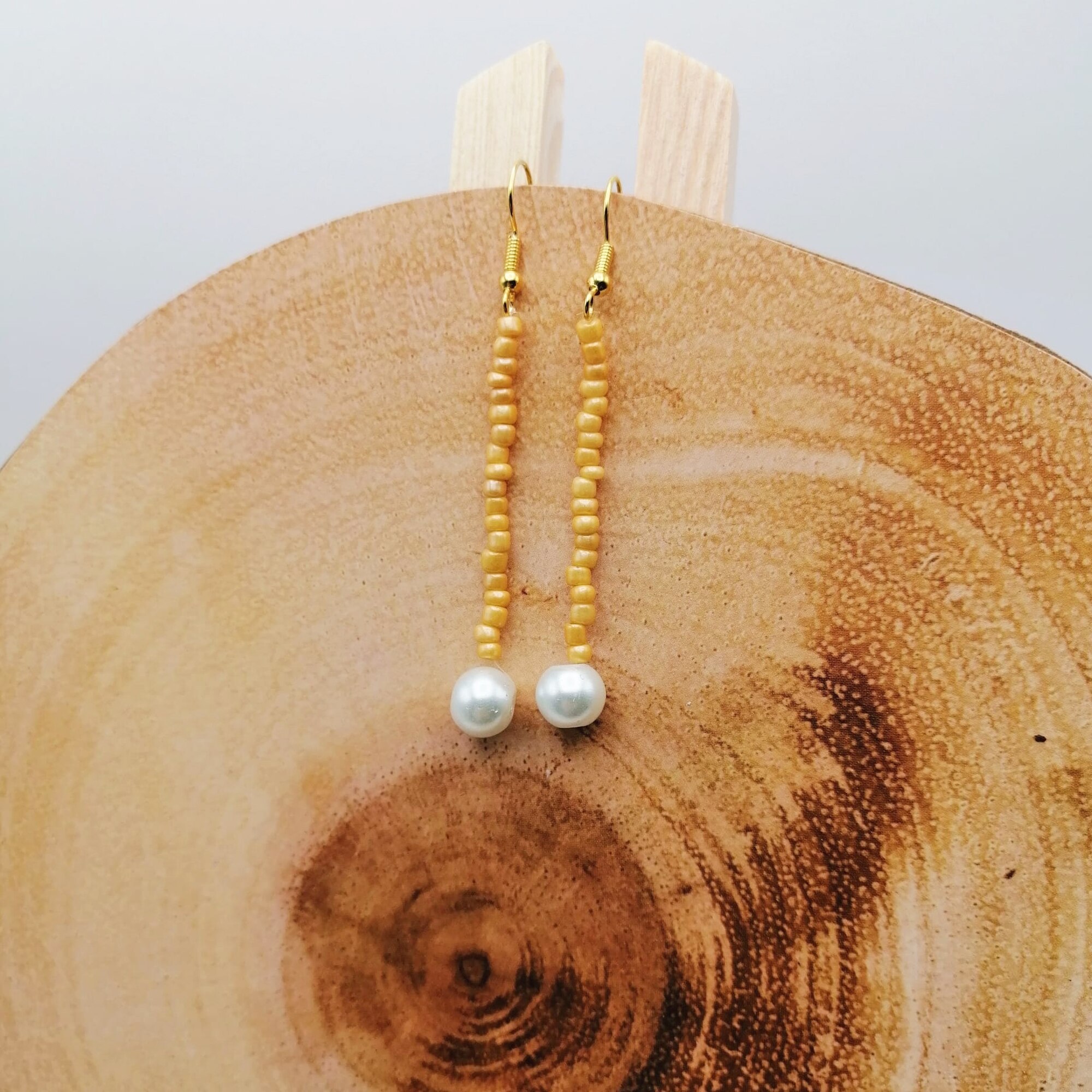 Set 3 perechi de cercei lungi din margele de nisip cu perla alba - eMAG.ro