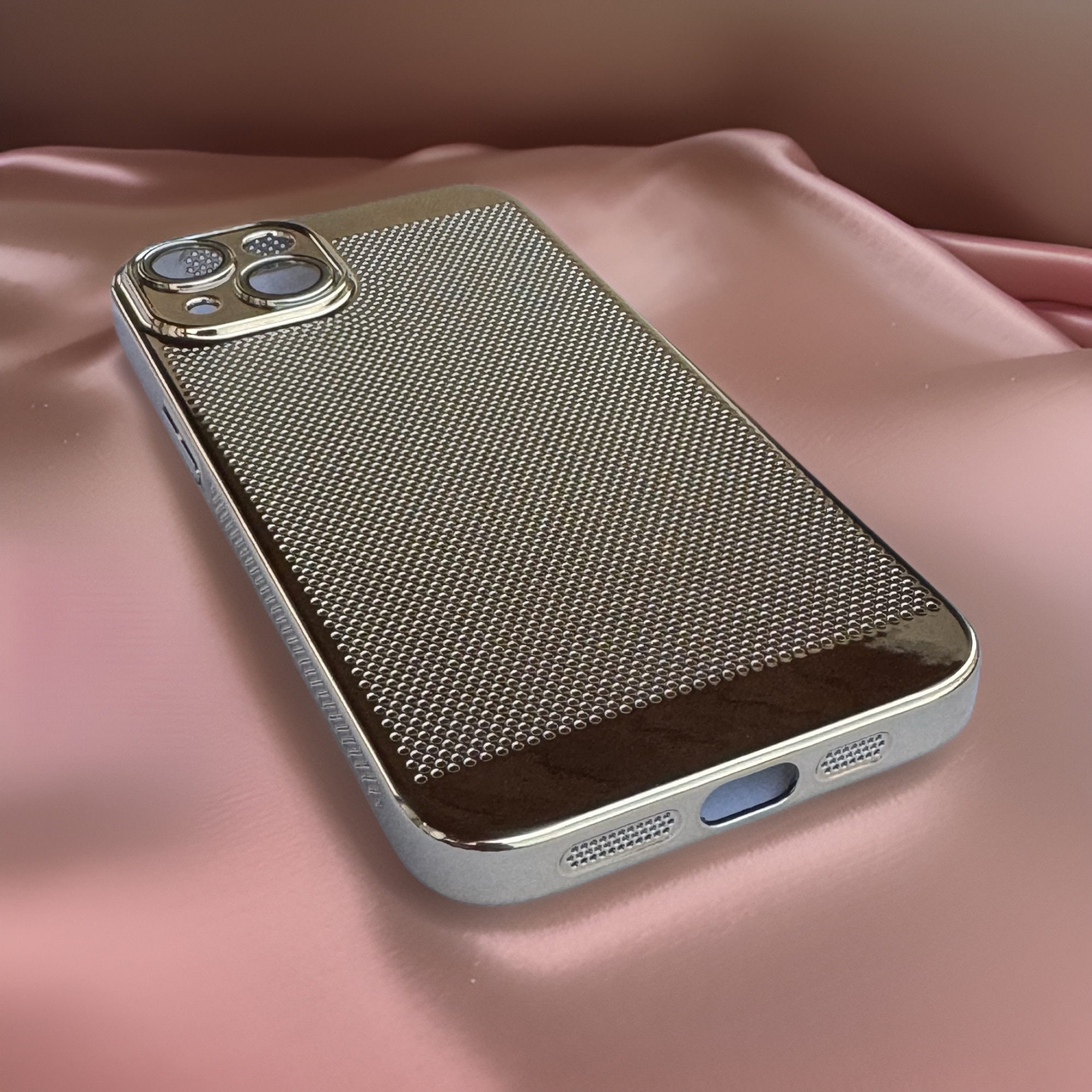 Капак с вентилация, модел златна мрежа, Съвместим с iPhone 13 - eMAG.bg