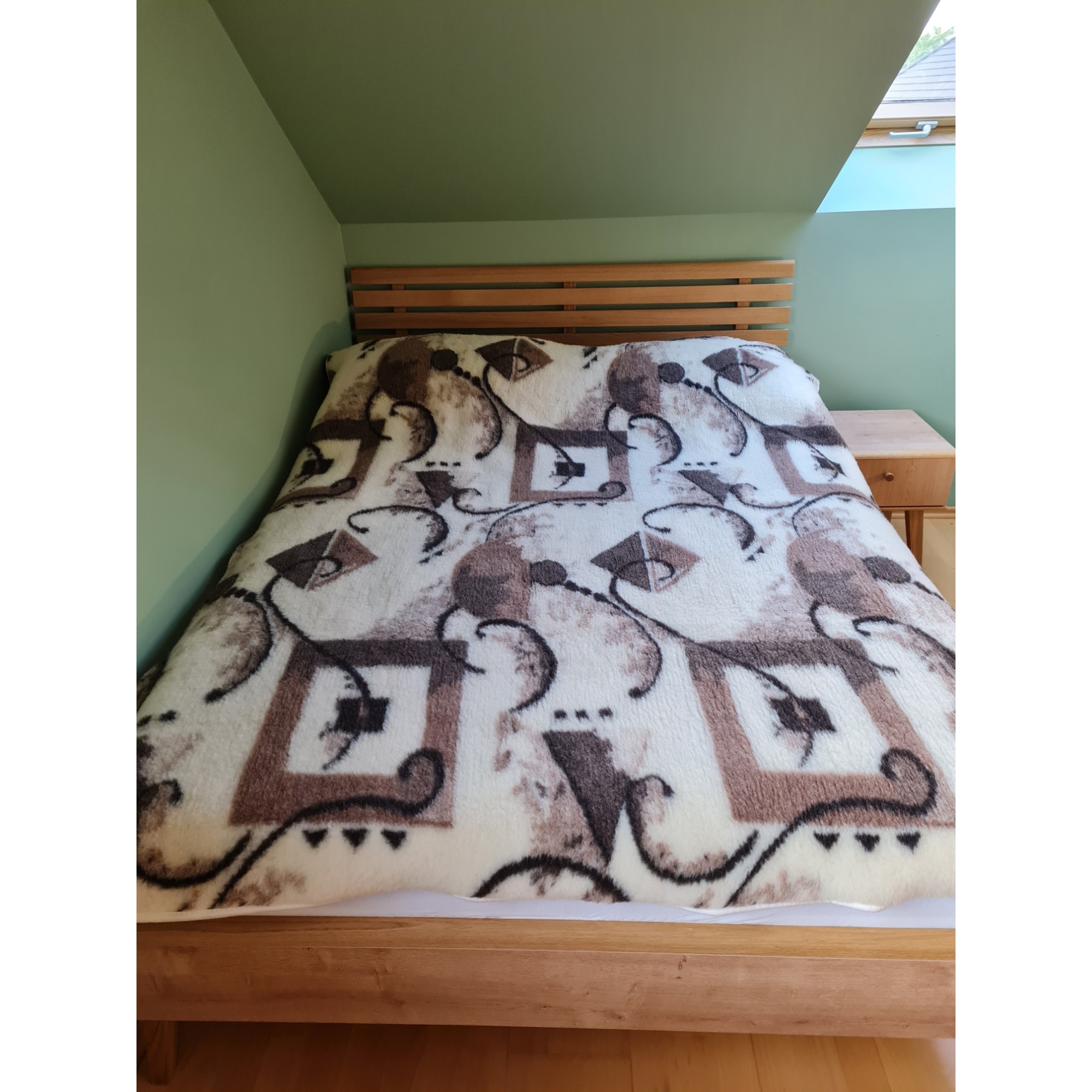 Patura din lana jacquard 155x200 maro floral fantasy + patrate - eMAG.ro
