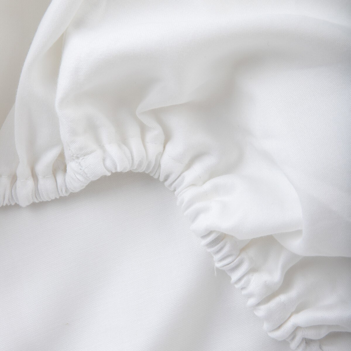 Cearsaf de pat DANIELLE satin alb 140x200 cm HOMLA - eMAG.ro
