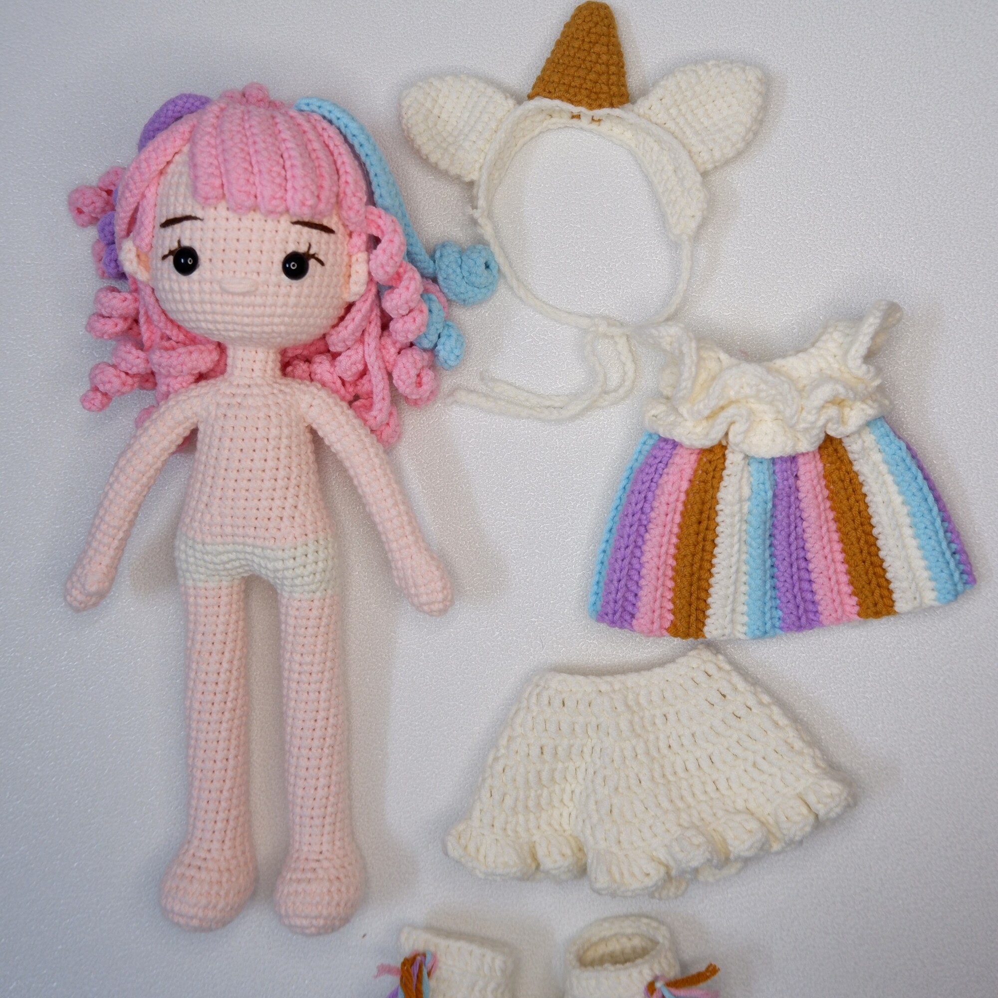Papusa Sofia, Crosetata Manual, Jucarie Lucrata Manual, Amigurumi ...