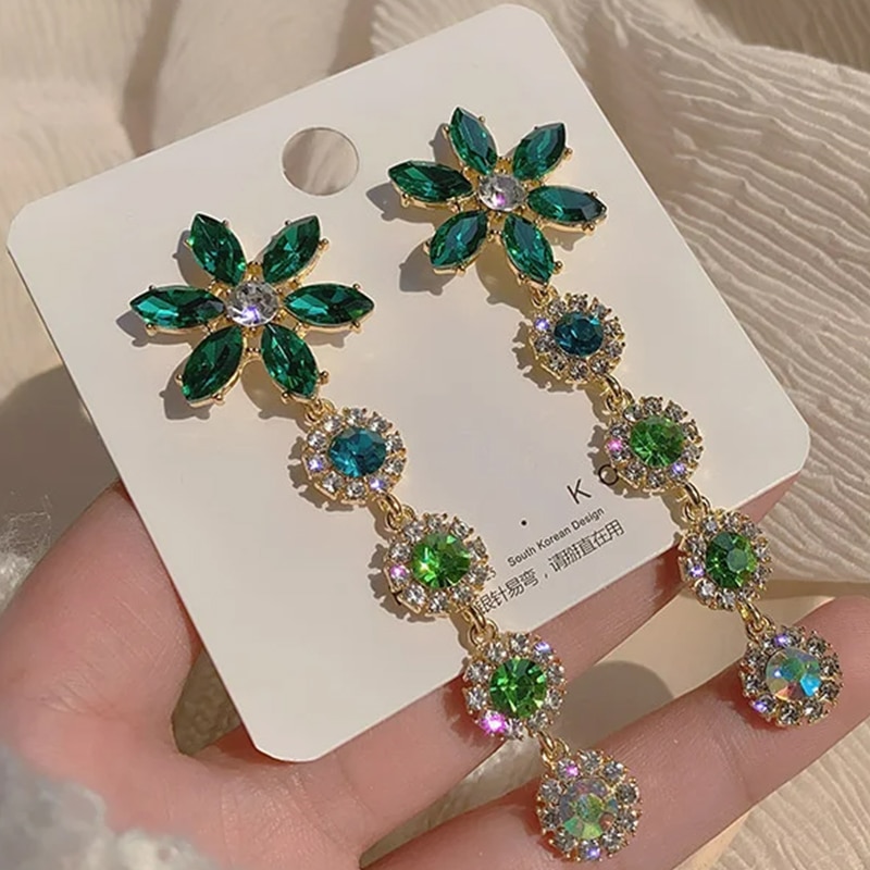 Cercei dama cu cristale, model elegant cu floare, lungi, tematica ...