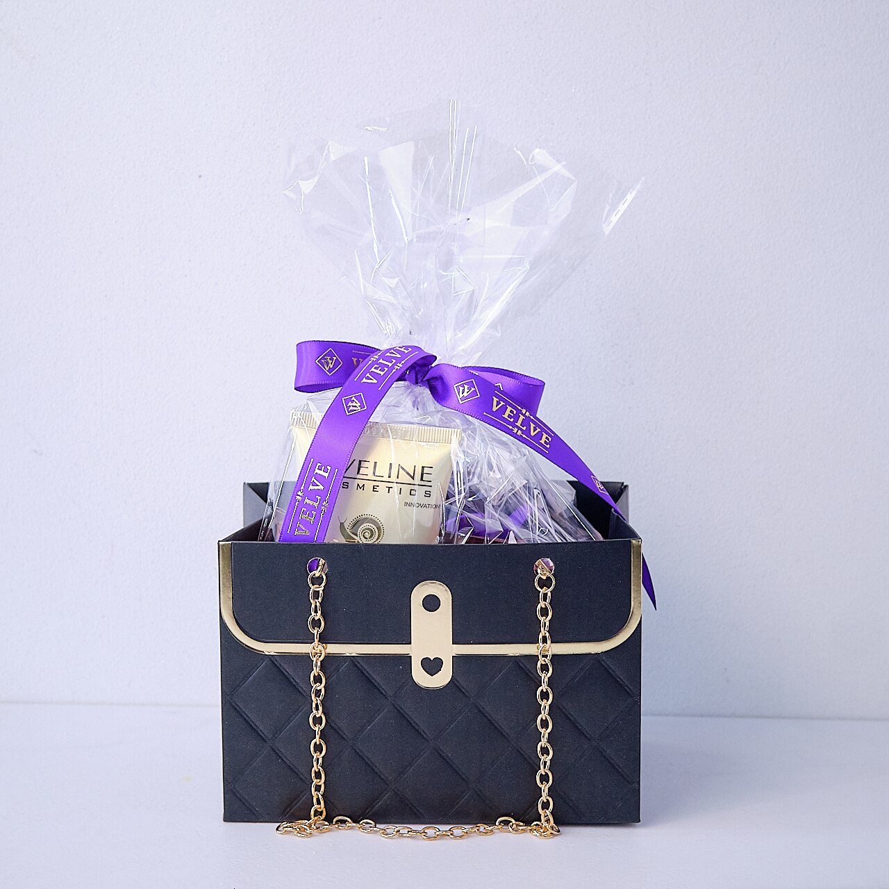 Pachet cadou Tenderness, cu brosa martisor fluture, crema pentru maini ...