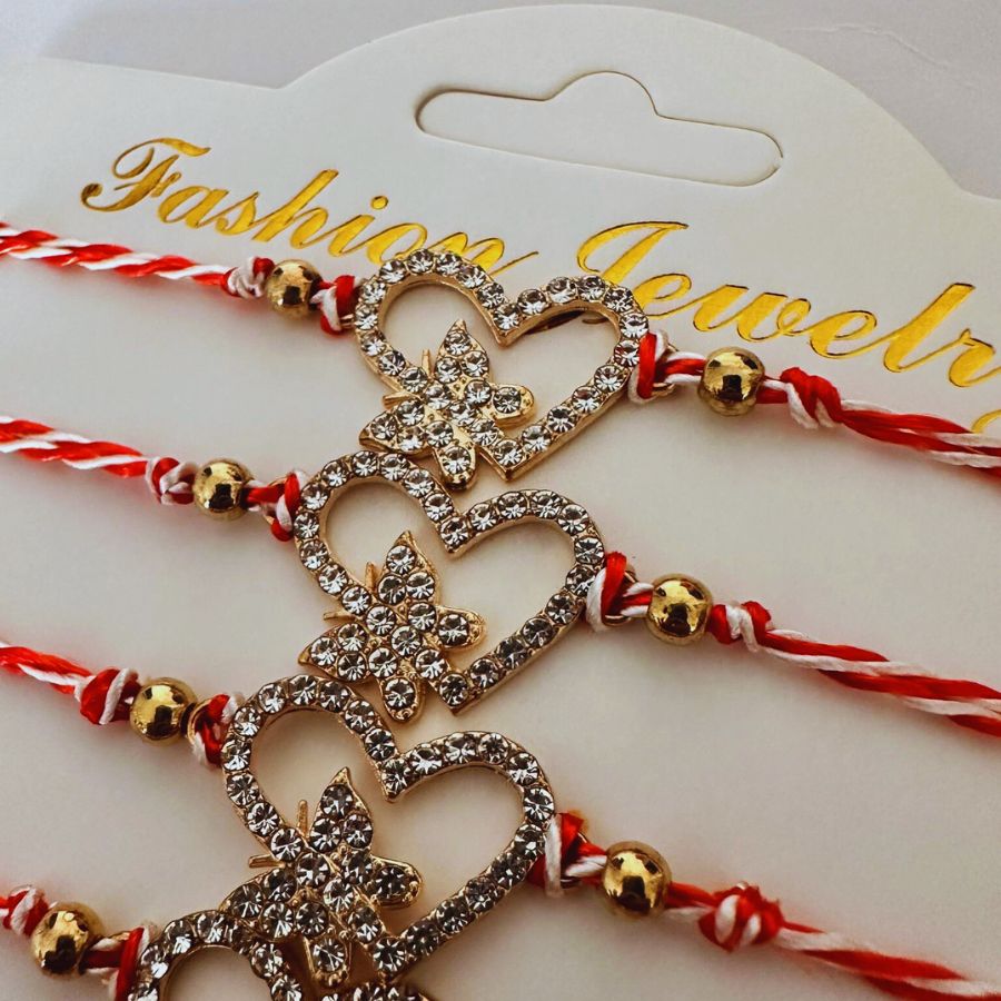 Set 12 martisoare tip bratara inimioara cu fluture impachetate ...