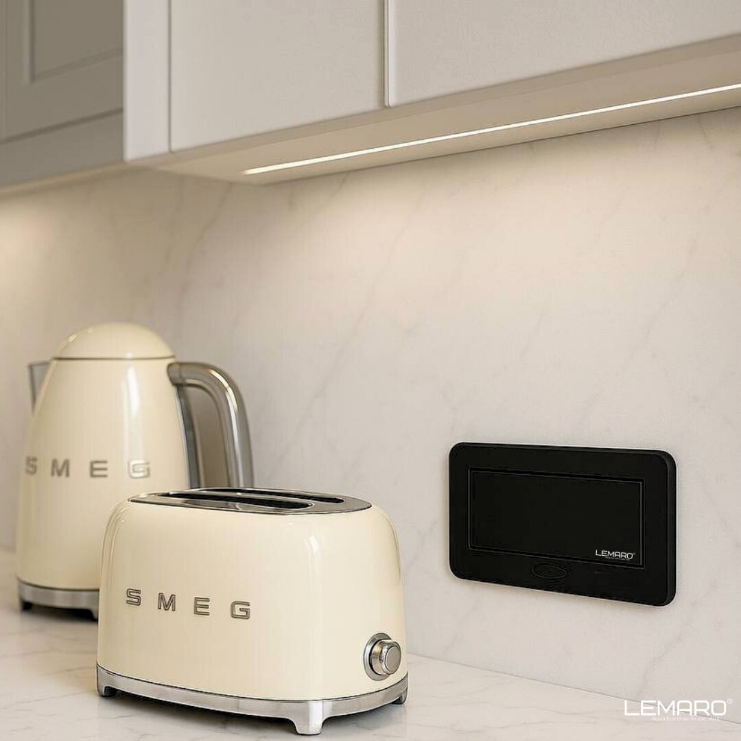 Lemaro® konyhai munkalap, asztali vagy irodai aljzat, 3 Schuko aljzat ...