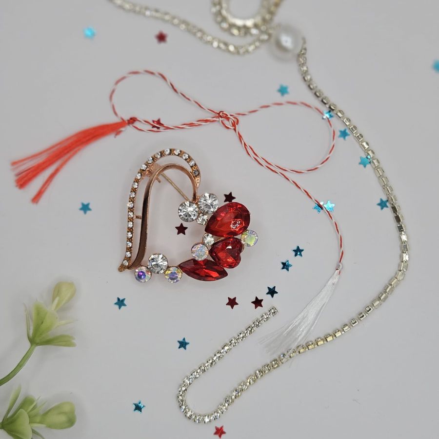 Martisor brosa in cutie rosie 9 x 5 cm cu fereastra de sticla, jnur ...