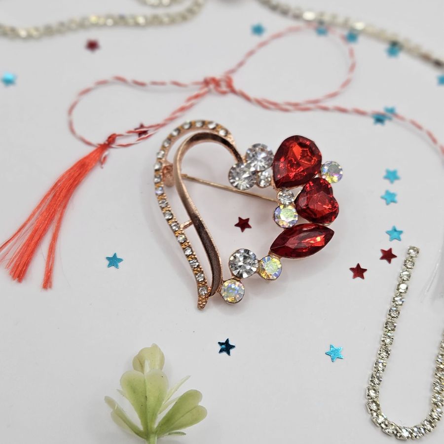 Martisor brosa in cutie rosie 9 x 5 cm cu fereastra de sticla, jnur ...
