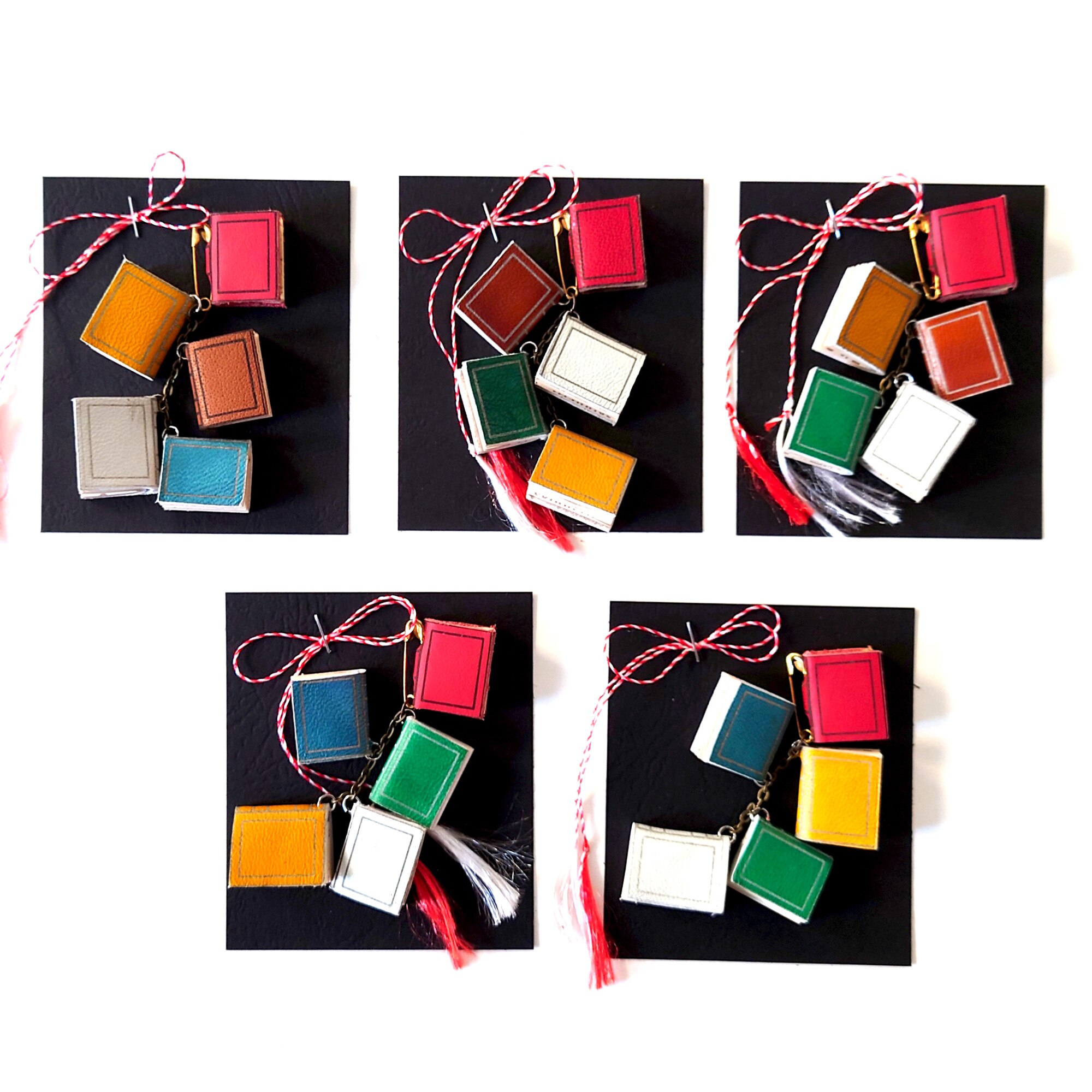 Set 5 buc, Martisor lucrat manual, brosa 5 carticele miniatura cu ...