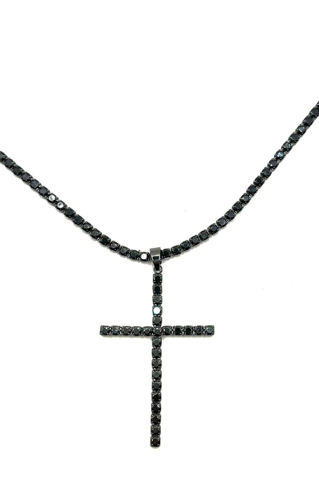 Lant negru cu pandantiv cruce, si pietre negre dama - eMAG.ro