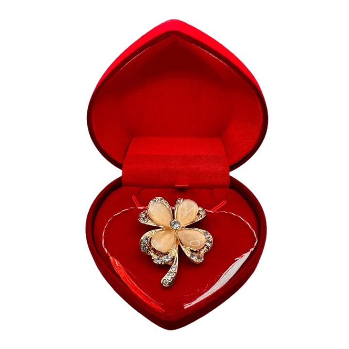Martisor brosa in cutie rosie de catifea tip inima 8 x 8 cm model ...