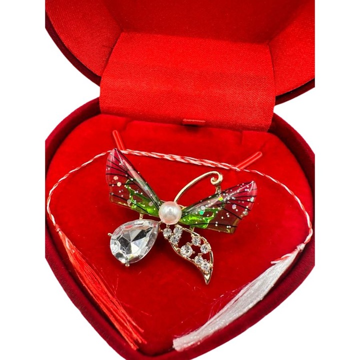 Martisor brosa in cutie rosie de catifea tip inima 8 x 8 cm model ...