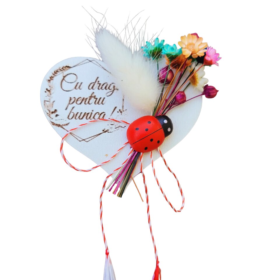 Martisor pentru bunica - inima cu flori naturale uscate, lemn gravat ...