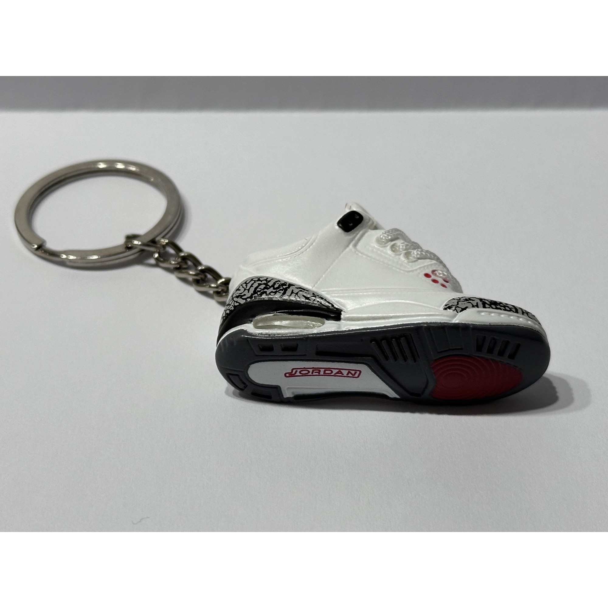 Breloc pentru chei, Nike Jordan 4, Alb - eMAG.ro