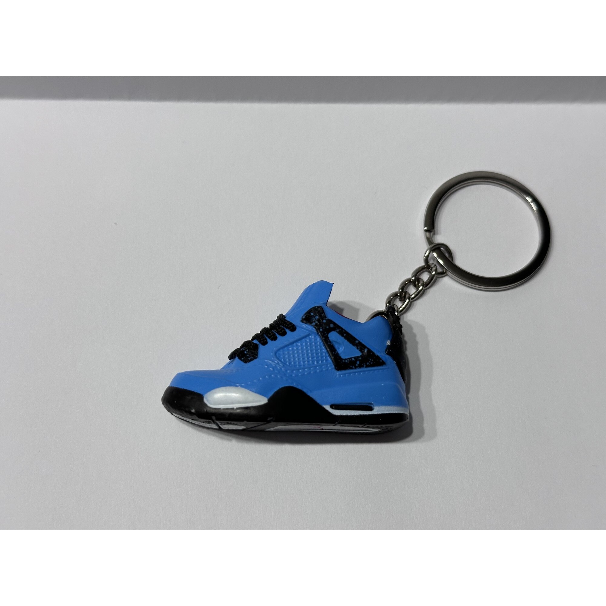 Breloc pentru chei, Nike Jordan 4, Albastru - eMAG.ro