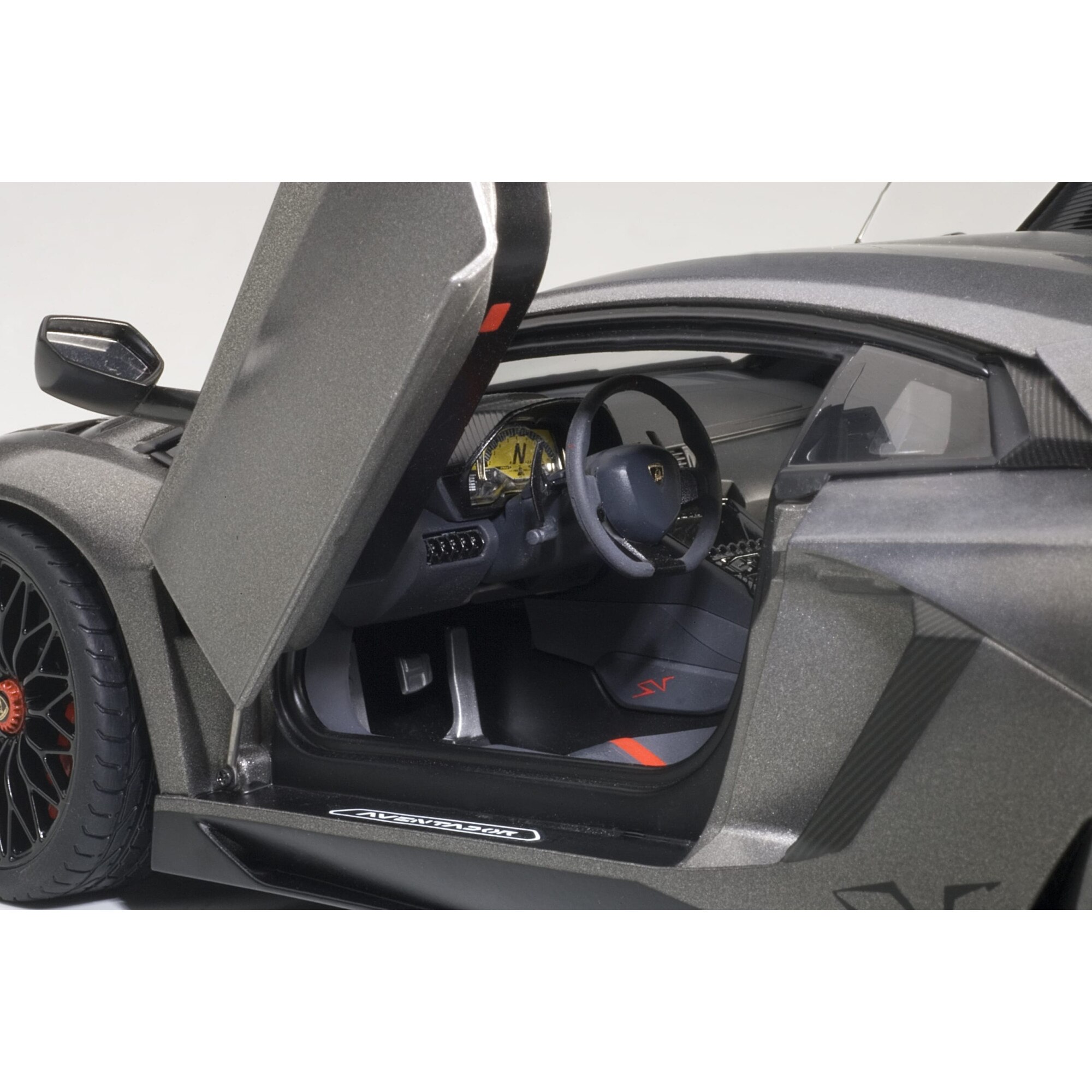 Macheta auto Lamborghini Aventador LP750-4 SV (2015) 1:18 AutoArt - eMAG.ro
