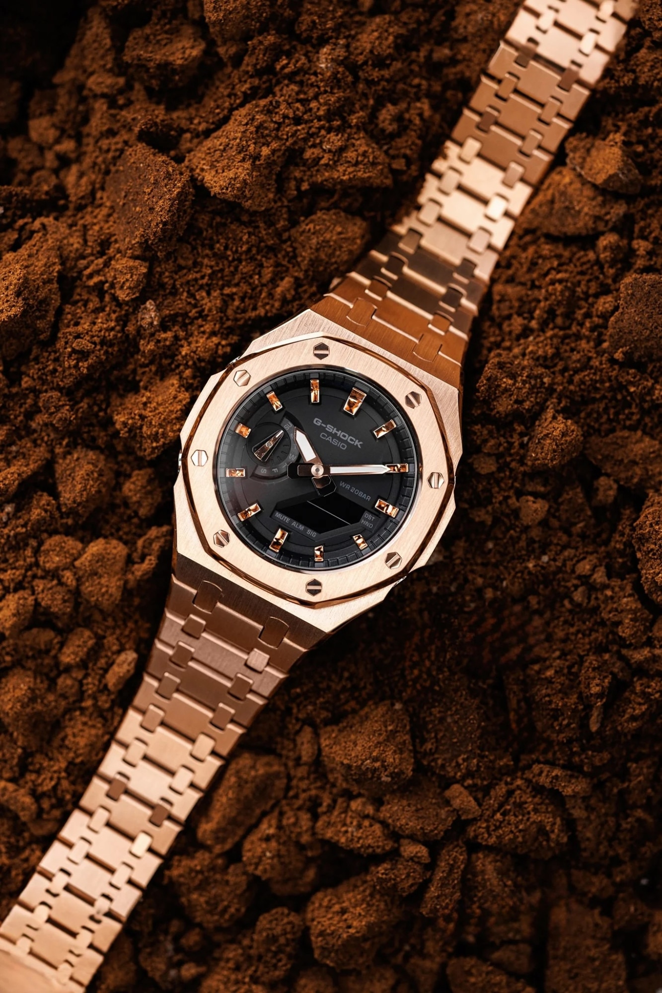 Ceas Casio G-Shock Mod CasiOak, Bratara Metal Integrata, Digital, Rose ...