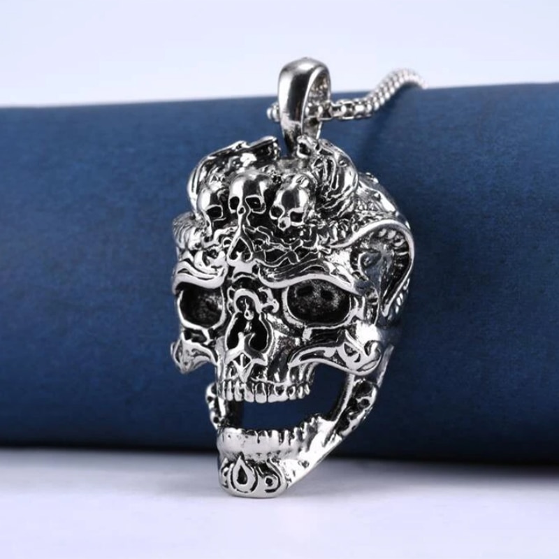 Lant cu pandantiv cap de schelet cu zambet demonic, model laughing ...