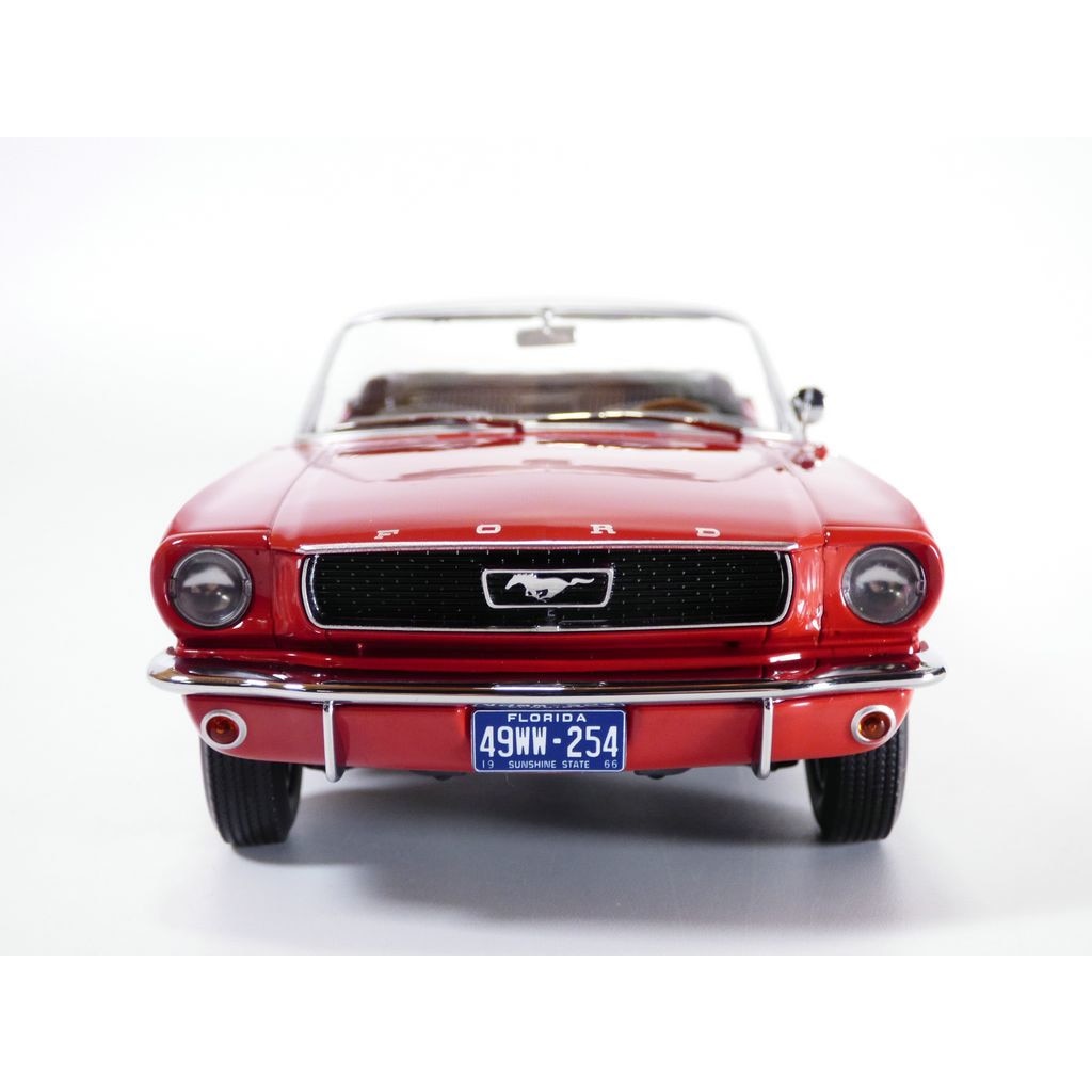 Macheta auto Ford Mustang Convertibil 1966, 1:18, Rosu, Norev - eMAG.ro
