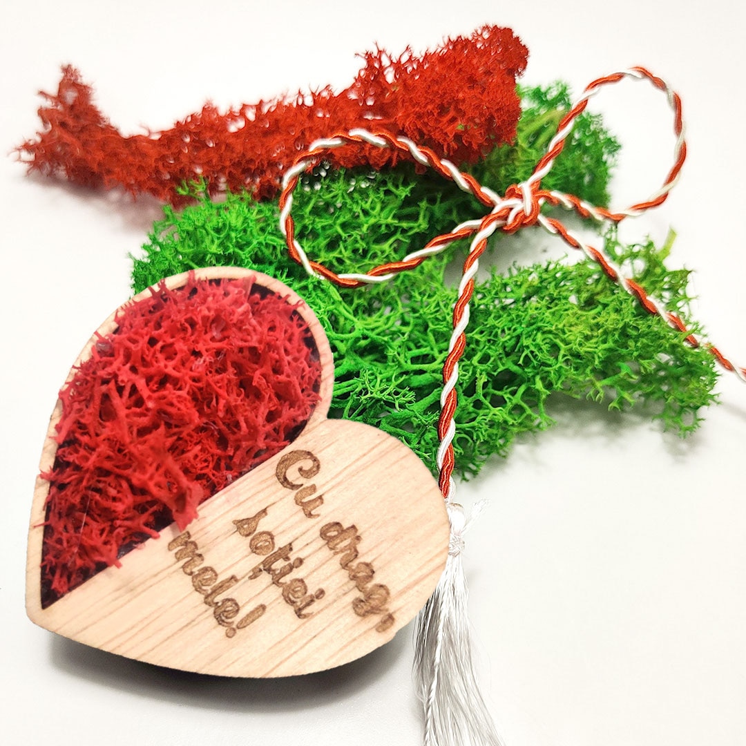 Martisor artizanal de lemn, Inima cu mesaj pentru Sotie, decorat cu ...
