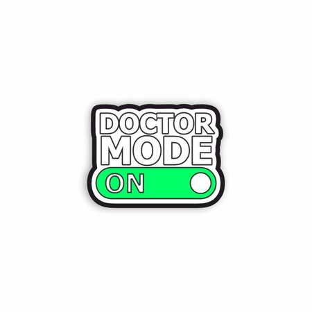 Insigna din lemn cu brosa Doctor mode, multicolor, 3 cm - eMAG.ro