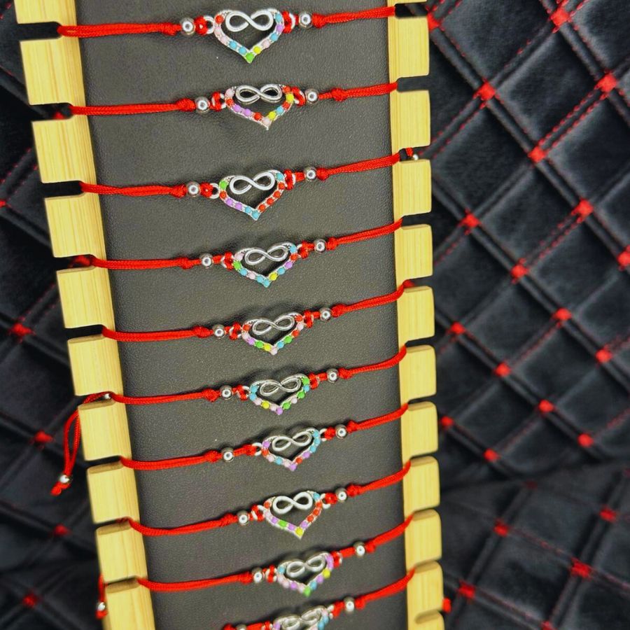 Set 12 martisoare tip bratara inima cu infinit dimensiune reglabila ...