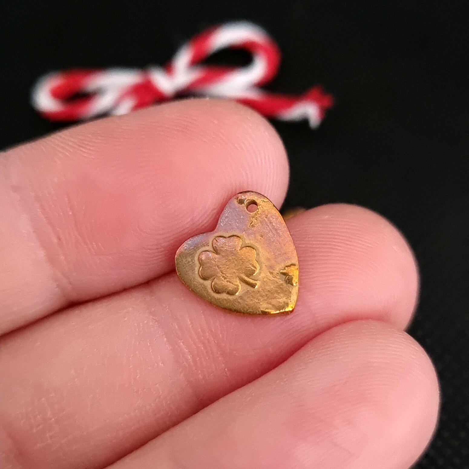 Martisor trifoi cu patru foi forma inima, Zenini, bronz, 1 cm - eMAG.ro