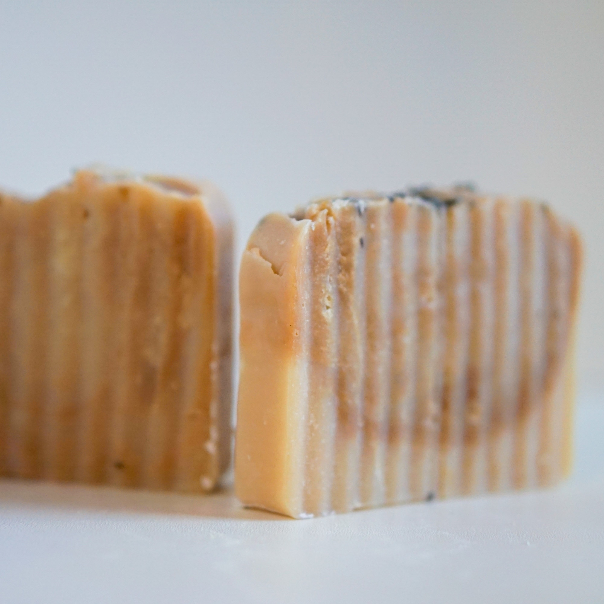 Sapun natural solid cu Lapte, Miere, ulei de Masline, unt de Shea si ...