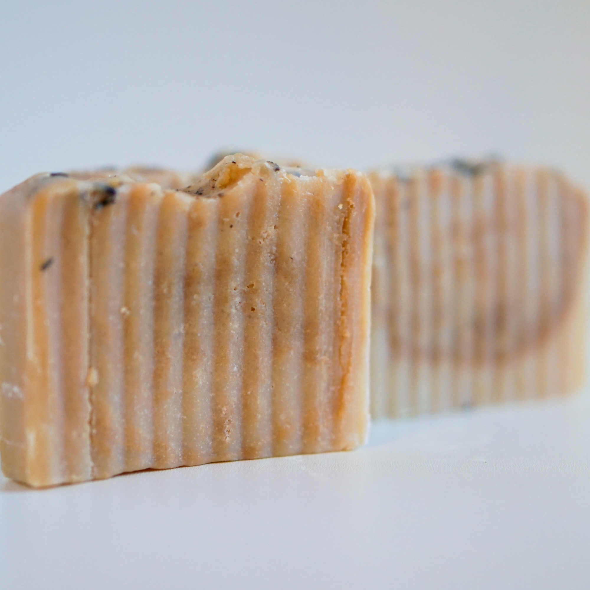 Sapun natural solid cu Lapte, Miere, ulei de Masline, unt de Shea si Cocos 100gr - eMAG.ro