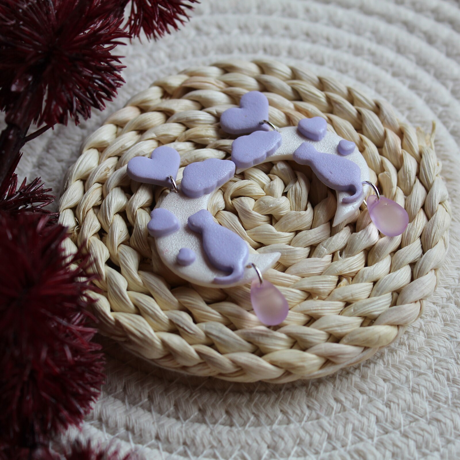 Cercei Handmade 'Crinis - Pisica de pe Luna', Lut Polimeric, Mov Deschis, Pin din otel ...