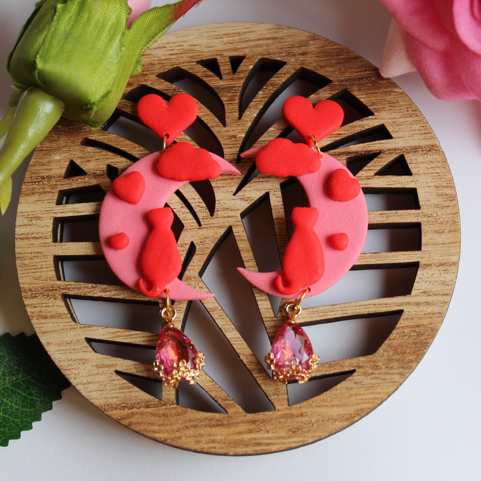 Cercei Handmade 'Crinis - Pisica de pe Luna', Lut Polimeric, Rosu, Pin de plastic - eMAG.ro