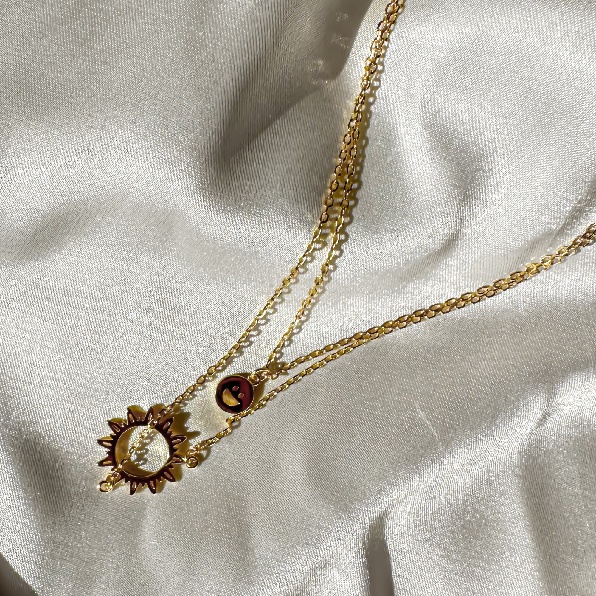 Colier cu pandantiv soare, Argint 925 placat cu Aur 18k - eMAG.ro