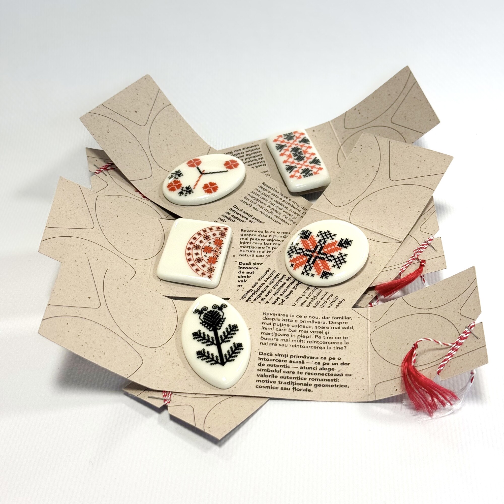 Set 5 Martisoare tip brosa – colectia “Traditional” 1 - eMAG.ro