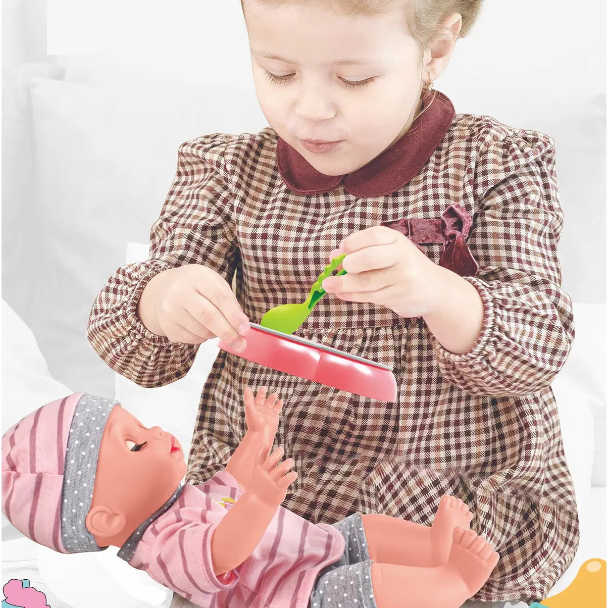 Set Papusa Bebelus Multifunctionala Care Vorbeste, Bea si Face Pipi, 12 ...