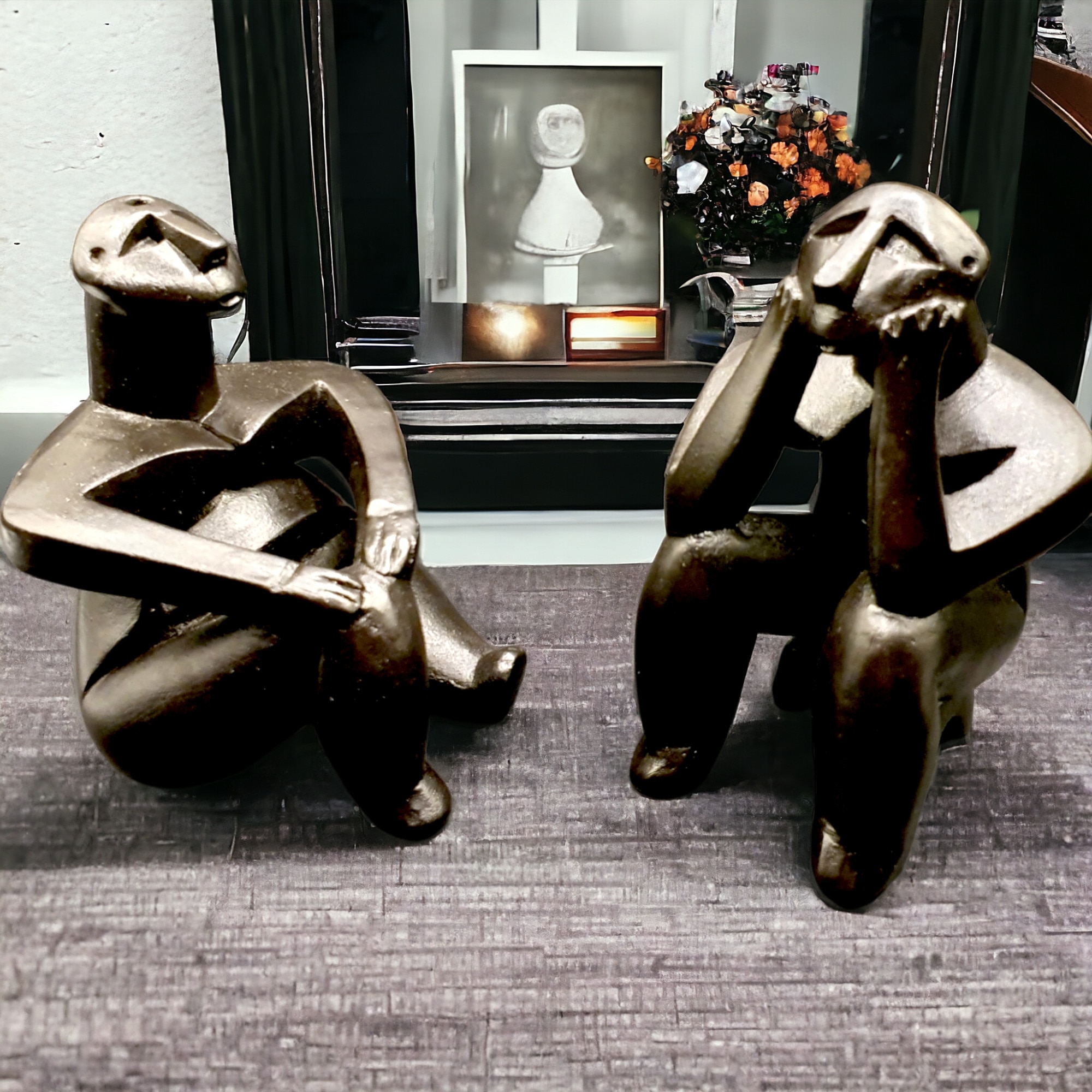 Statuete din ceramica "Ganditorul de la Hamangia si perechea sa" - O ...