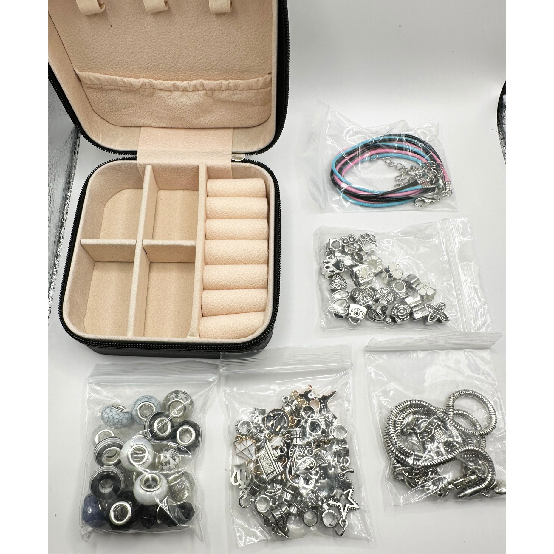 Set de realizare bratari, Negru, Cutie bijuterii - eMAG.ro
