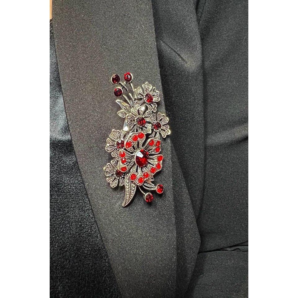 Brosa martisor floare argintie cu pietre, Rosu, 5 cm - eMAG.ro