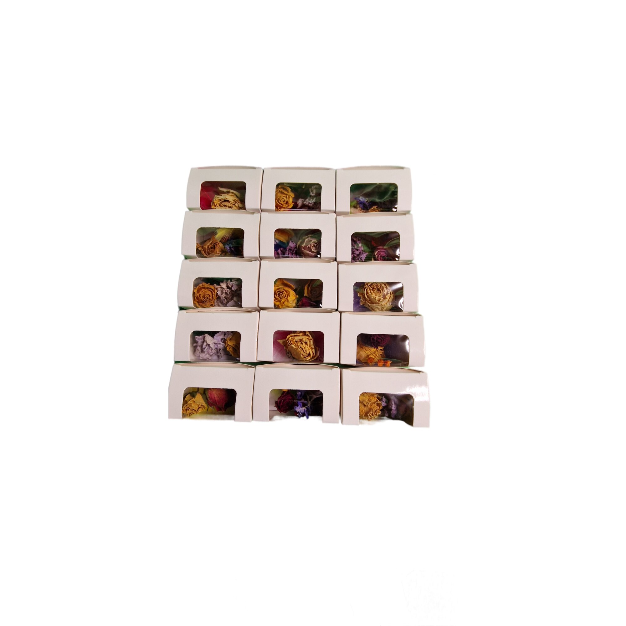 Set 15 Martisoare din flori naturale uscate, multicolore, in cutie alba ...