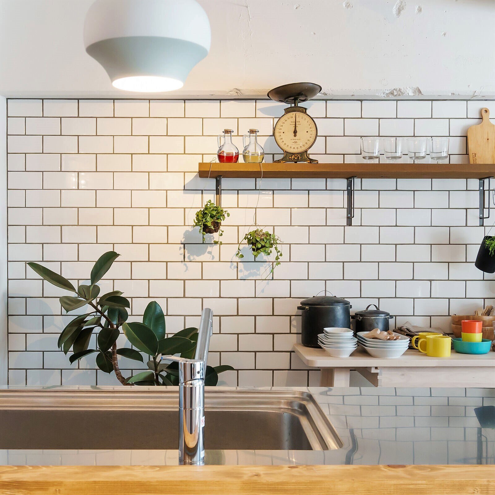 Set 2 ulcioare din sticla cu maner si dop de pluta pentru ulei si otet ...