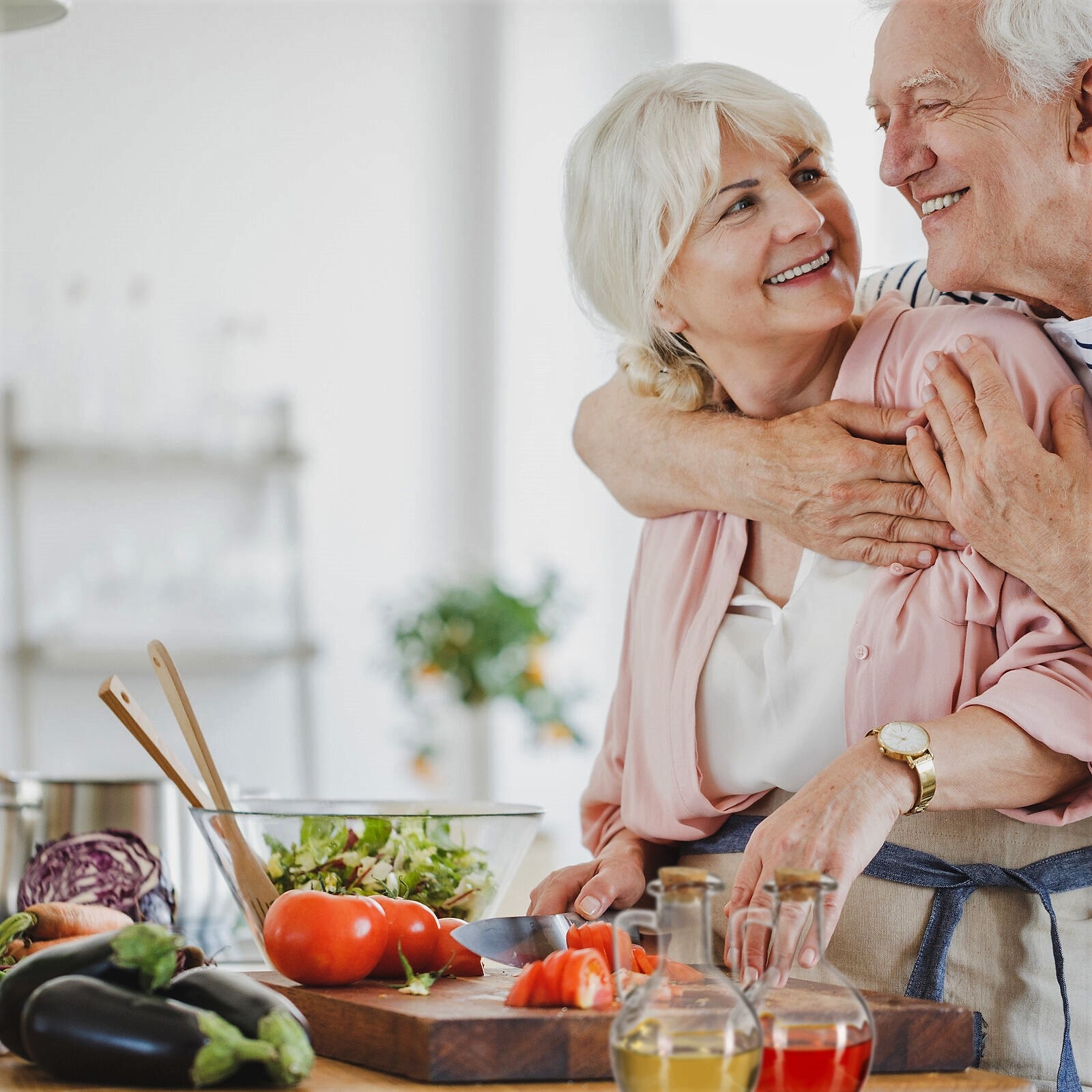 Set 2 ulcioare din sticla cu maner si dop de pluta pentru ulei si otet ...