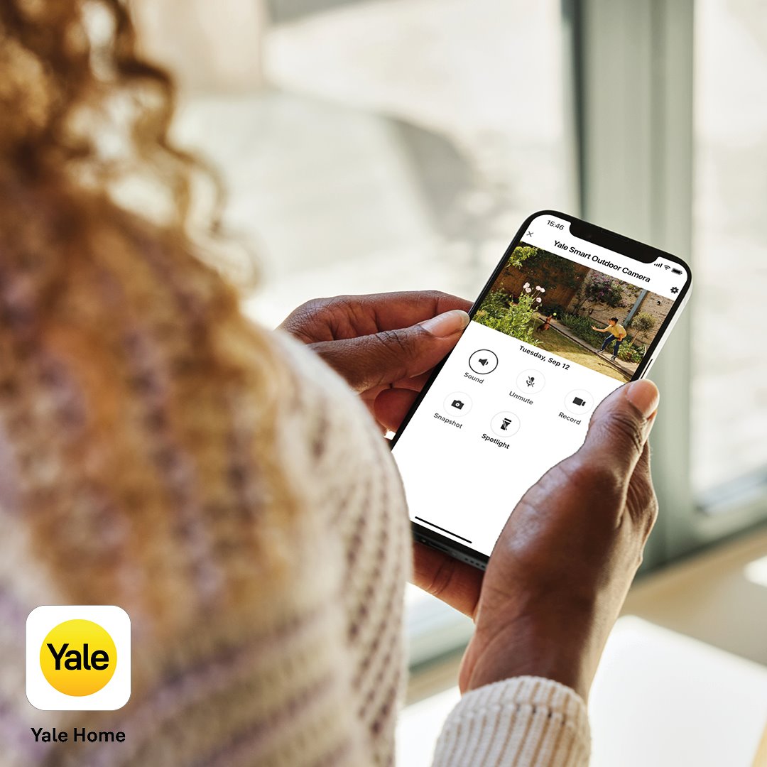 Camera inteligenta de exterior Yale Home - eMAG.ro