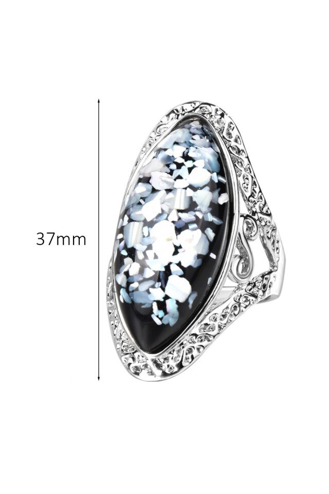 Inel vintage lung, cristal oval cu bucatele de sidef si rama metalica ...