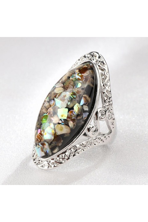 Inel vintage lung, cristal oval cu bucatele de sidef si rama metalica ...