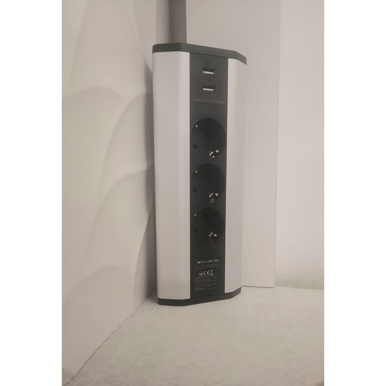 Prelungitor grup 4 prize schuko pentru colt montaj pe blat sau birou ...