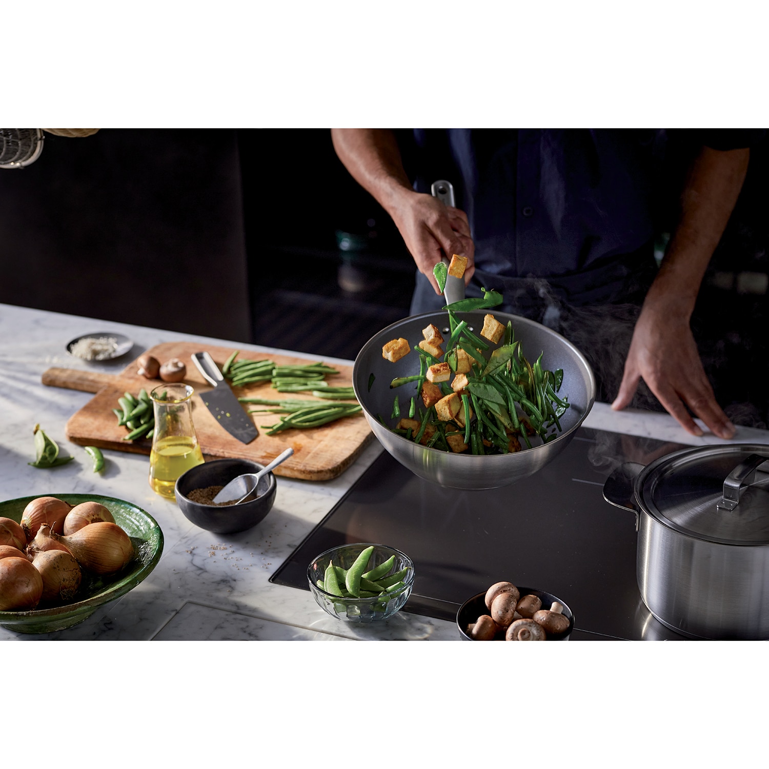 Tigaie antiaderenta wok Fiskars All Steel, otel inoxidabil, Ø 28 cm ...